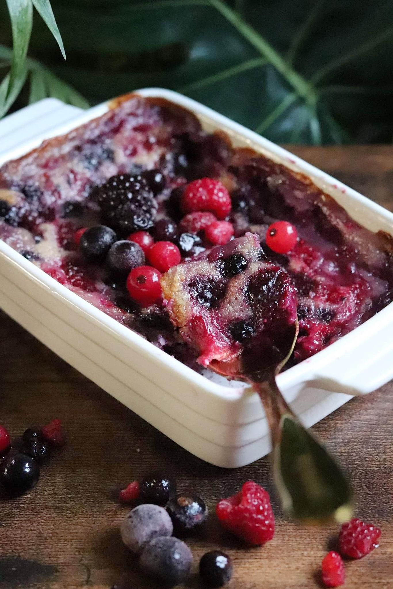 Clafoutis vegan et sans gluten amande et fruits rouges – By Flora B