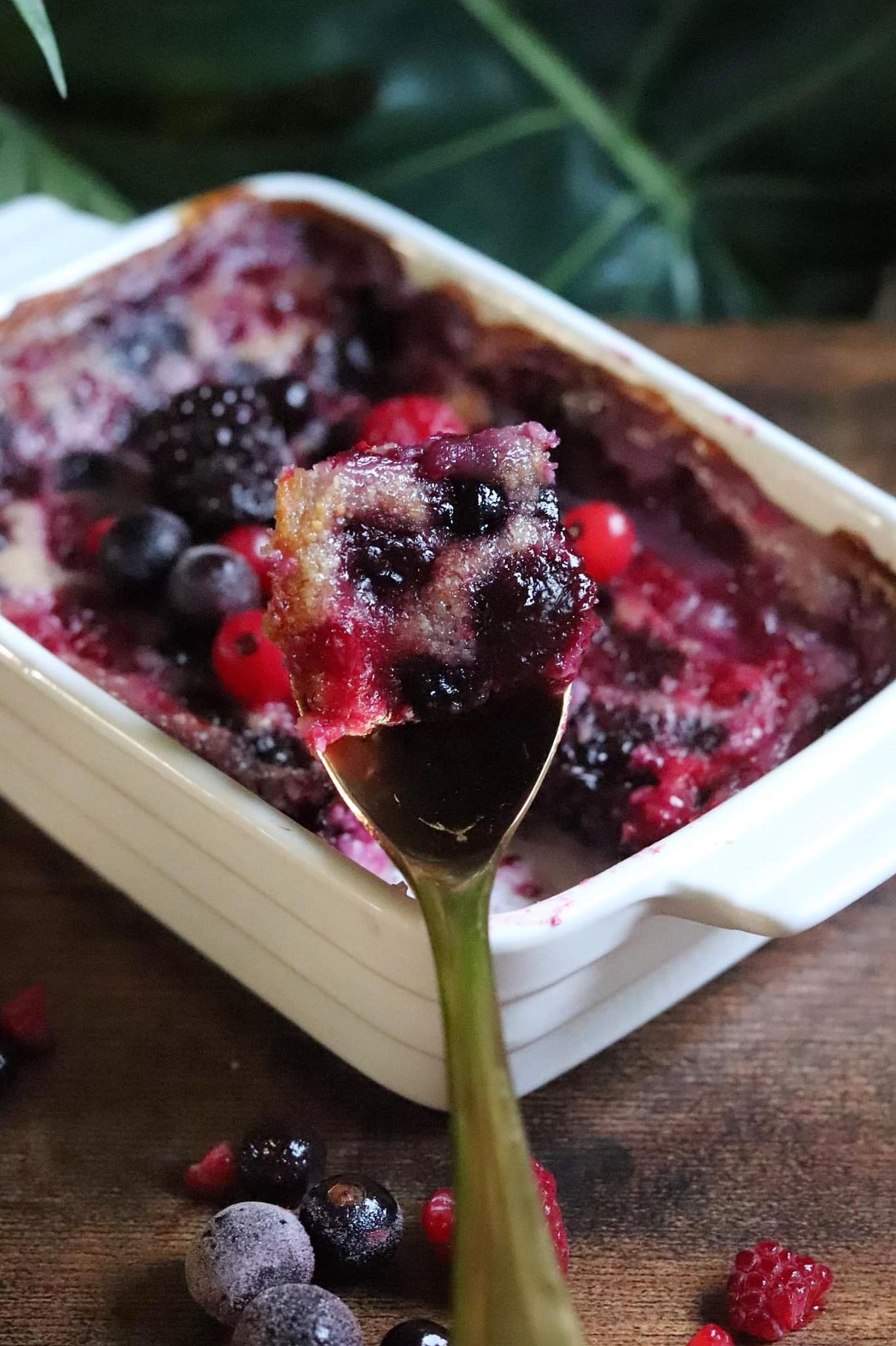 Clafoutis vegan et sans gluten amande et fruits rouges – By Flora B